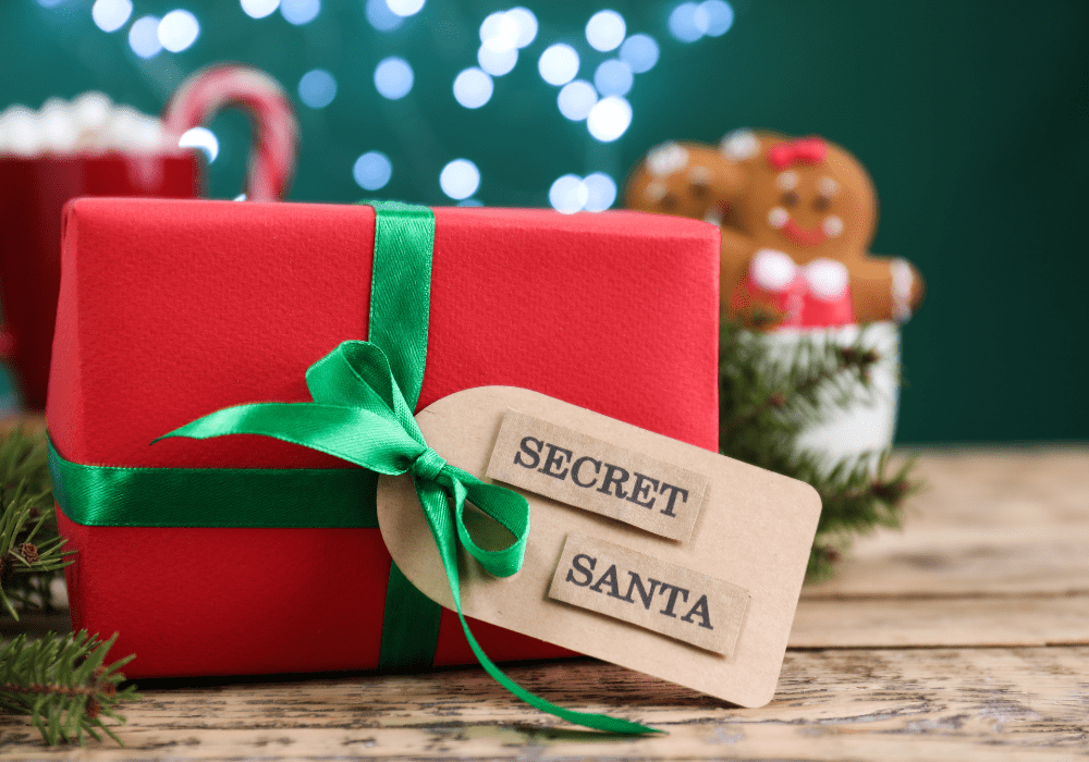 35 Festive Things To Do On Christmas Eve 2025